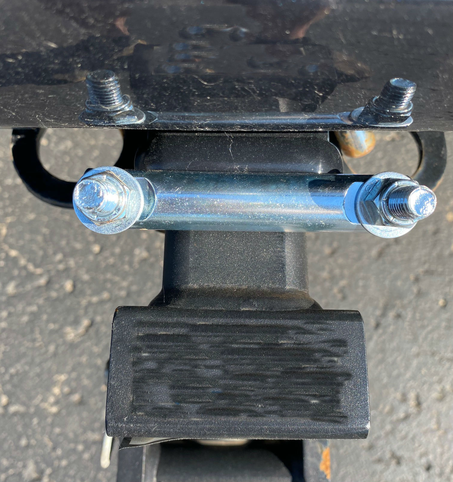 Anti-Rattle Hitch Device for 2" Receiver Hitches | Hanna Trailer Supply